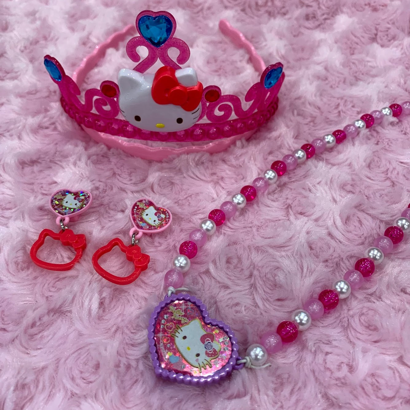 Hello Kitty Crown Set – Secret Surprise Shop